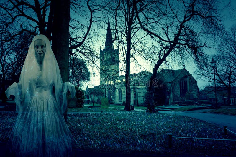 Eng Kerkkerkhof met Spook stock foto. Image of jacht - 92440606