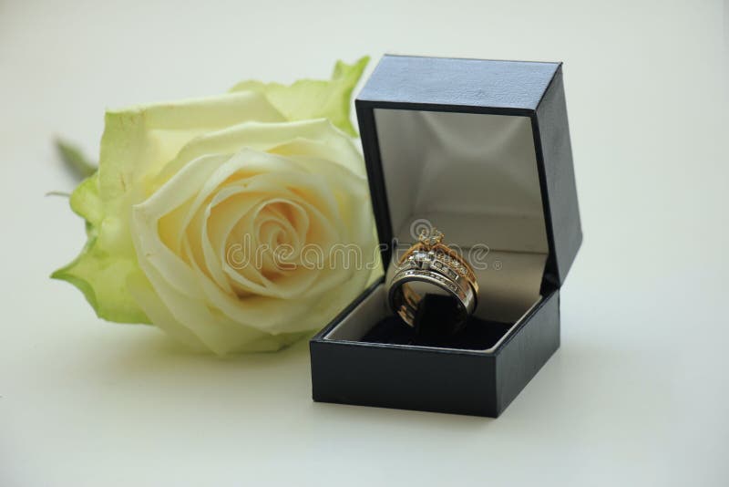 Engagement rings in boxes stock image. Image of band - 121903143