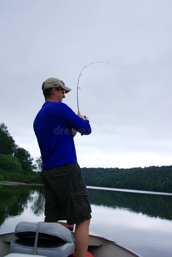 Enganchar un bajo imagen de archivo. Imagen de angloparo - 20837531