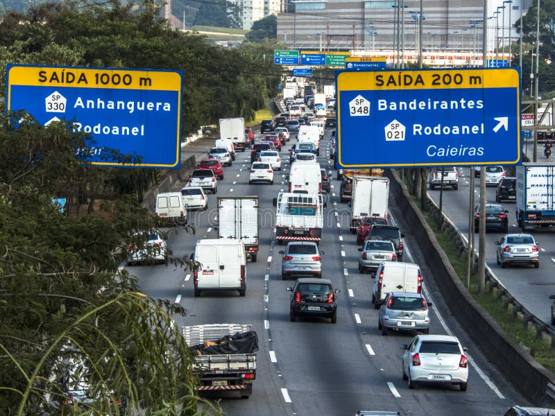 Engarrafamento Na Avenida Marginal De Tiete Imagem Editorial - Imagem ...