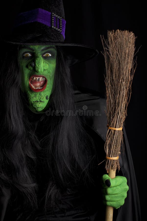 Enge Heks En Haar Bezemsteel. Stock Afbeelding - Image of ...