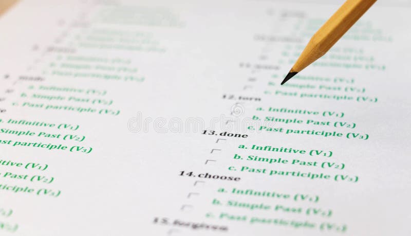 Engels examen op lijst stock foto. Image of leer, engels - 86558462