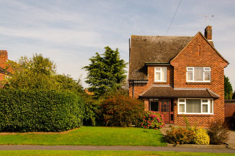 Engelse Redbrick Huizen stock afbeelding. Image of tuin - 50901191