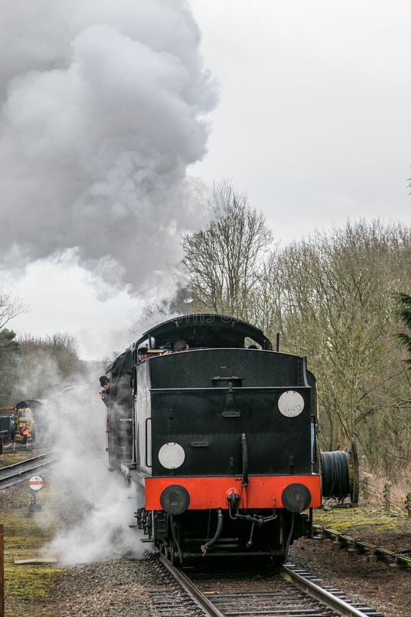 Engelse Stoomtrein Met Vervoer Redactionele Stock Foto - Afbeelding ...