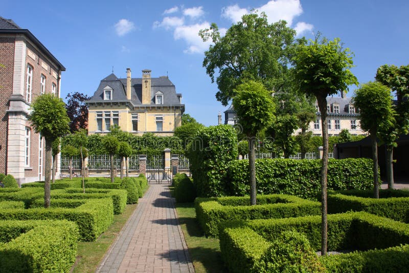 Engelse tuin stock foto. Image of ontwerp, tuin, land - 14469486