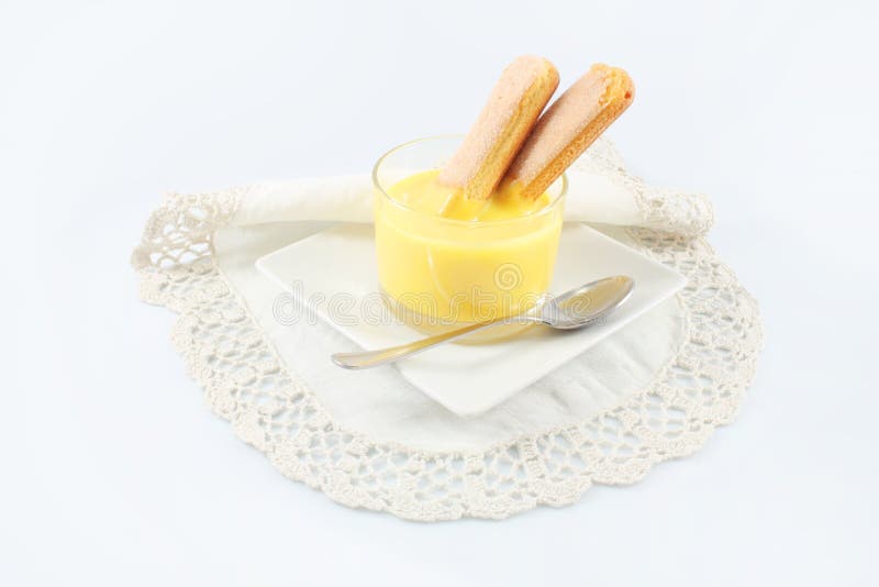 Vla met koekjes stock foto. Image of suiker, scherp, heerlijk - 30046430