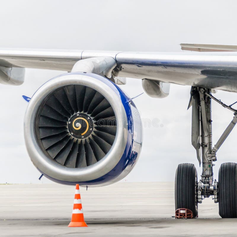 Engine of aircraft stock image. Image of aircraft, wheels - 102065125