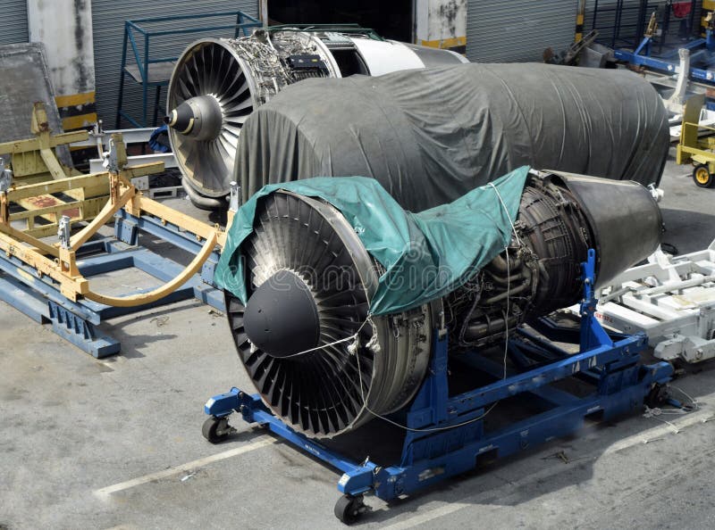 Engine Aircraft Awaiting Repair. Editorial Stock Image - Image of ...