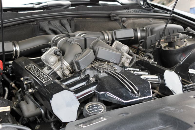 Engine of Black Rolls-Royce Phantom Editorial Stock Photo - Image of ...
