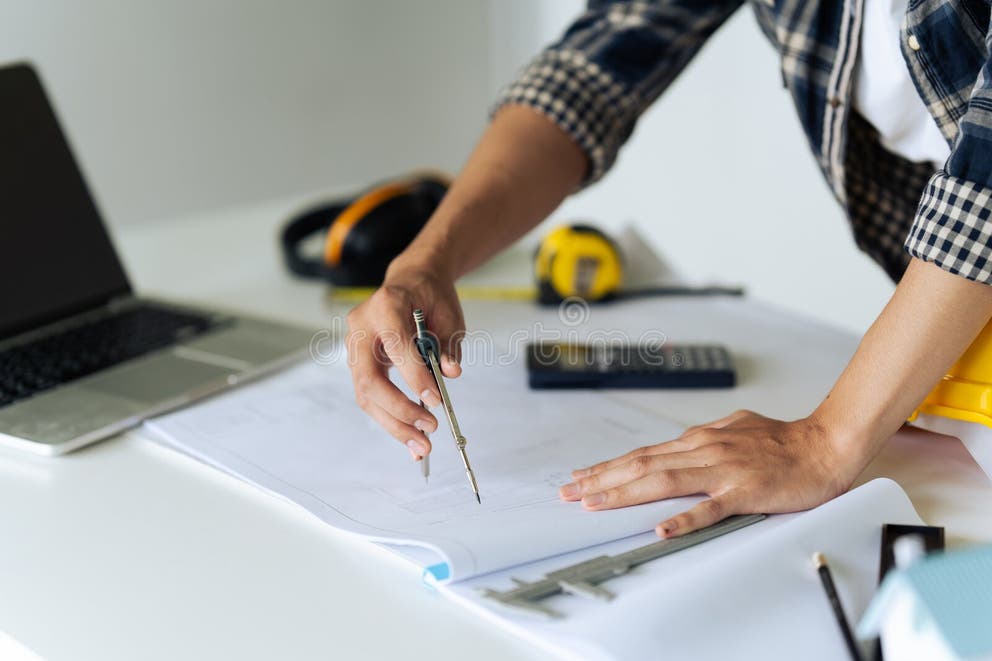 Engineer are Planning a Structure Sketch with Circular Tools. Complete ...