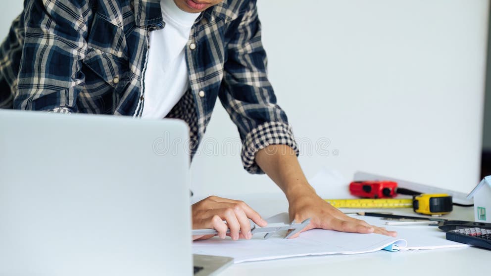 Engineer are Planning a Structure Sketch with Circular Tools. Complete ...