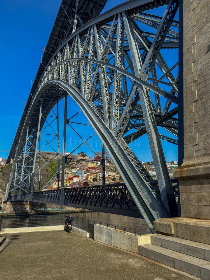 Engineering Work in Porto Bridge Editorial Stock Image - Image of built ...