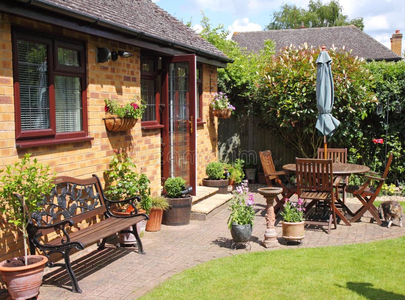 An English Back garden stock photo. Image of seat, planters - 9476040