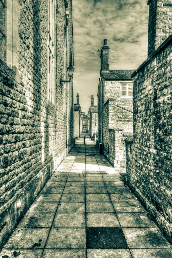 English Narrow Back Street HDR Stock Image - Image of path, dynamic ...