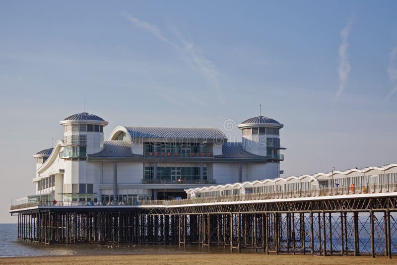 English Seaside Pier Early on a Winter Morning Stock Photo - Image of ...