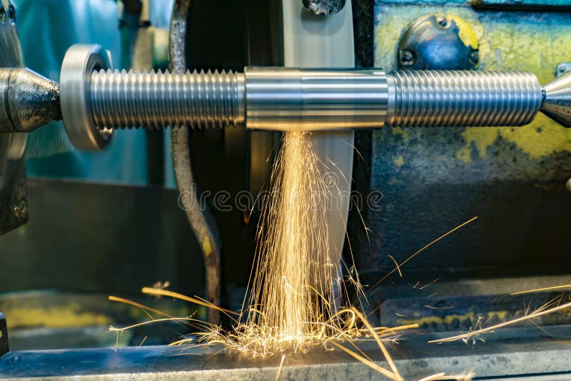 Engrase Un Eje Roscado En Una MÃ¡quina Circular Con Chispas Imagen de ...