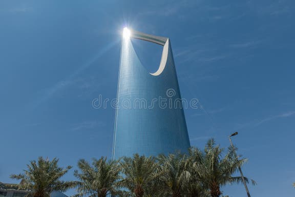 The Sun Reflecting Off of the Kingdom Tower in Riyadh, Saudi Arabia ...