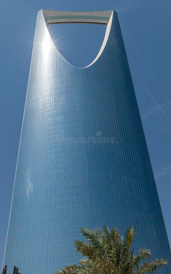 Riyadh, Saudi Arabia S Famous Kingdom Tower Editorial Stock Image ...