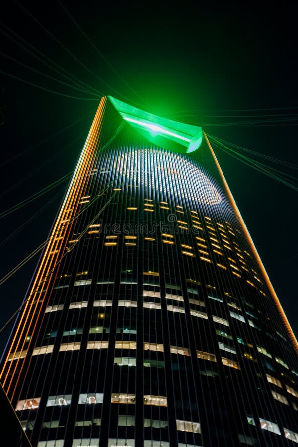 Riyadh, Saudi Arabia S Kingdom Tower Brightly Illuminated at Night ...