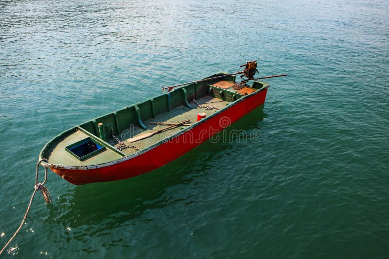 Een Enkele Boot En Een Vergrootglas Op De Kaart. Stock Foto - Image of ...