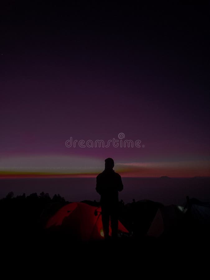 Enjoy a Cold Morning with the Magnificent Light of the Sun Rising ...