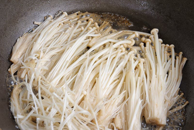 Enokitake photo stock. Image du normal, petit, végétarien - 38940136