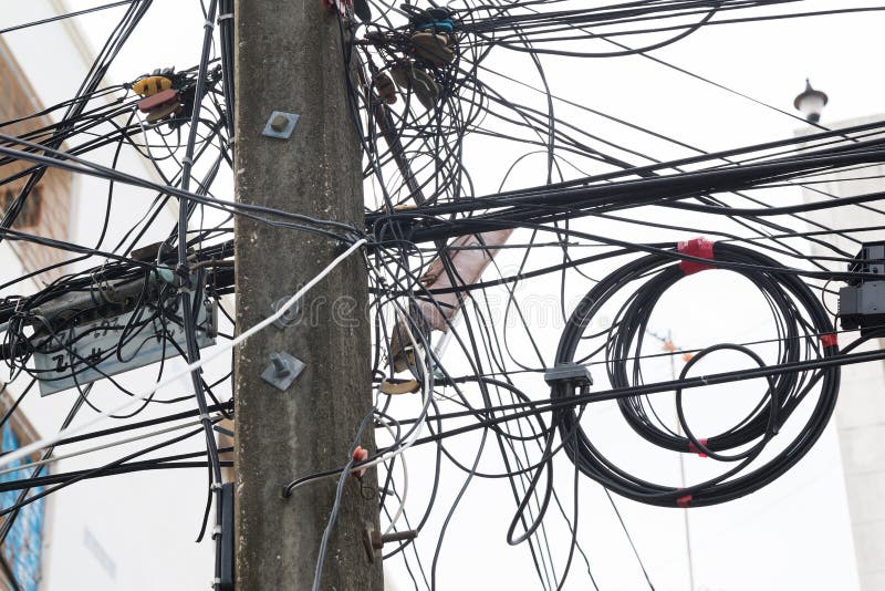 Enredo De Cables Y De Alambres Fotos De Stock - Download 488 Fotos ...