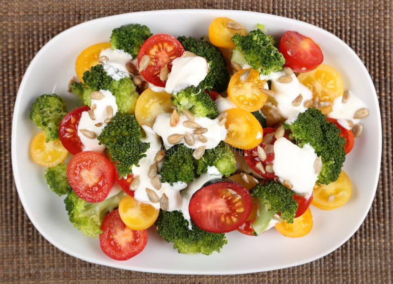 Ensalada colorida imagen de archivo. Imagen de pimientas - 7137123