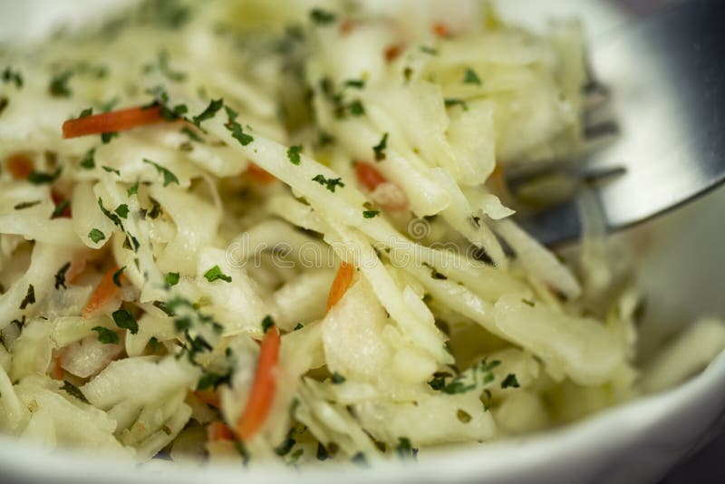 Ensalada de colada fresca foto de archivo. Imagen de colada - 240093364