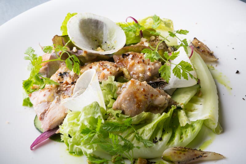 Ensalada De Pollo Con Lechuga, Foto de archivo - Imagen de comida ...
