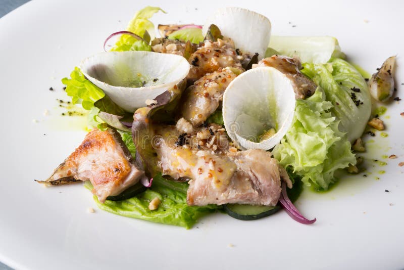 Ensalada De Pollo Con Lechuga, Foto de archivo - Imagen de hierbas ...