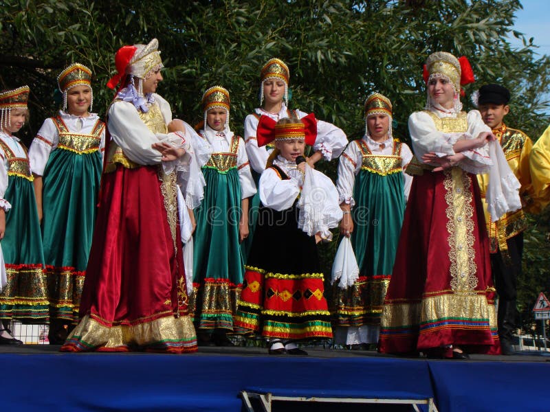 Ensemble De Folklore De Chanson Nationale Russe Image éditorial - Image ...