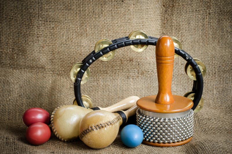 Instrument De Percussion Cubain - Bongo Image stock - Image du culture ...