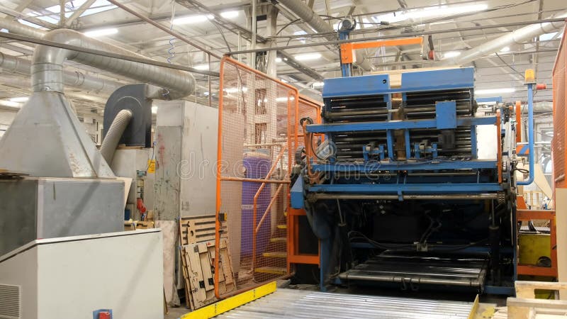 Enterprise for the Production of Cardboard Containers .Loading ...