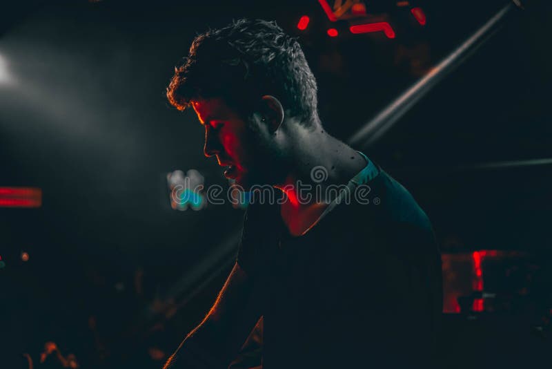 Entertainment, Performance, Music Artist, Stage Picture. Image: 100651194