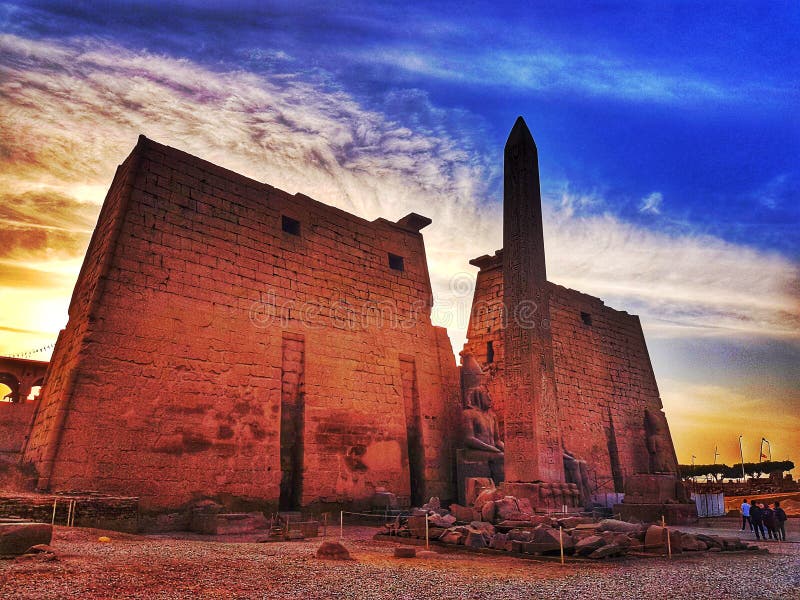 Entrée du temple de Louxor photo éditorial. Image du egypte - 93338531
