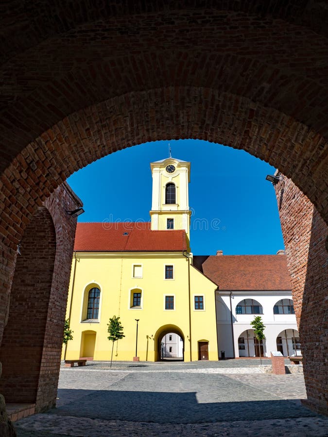 Entrada Al Fuerte Medieval De Oradea Imagen de archivo - Imagen de ...