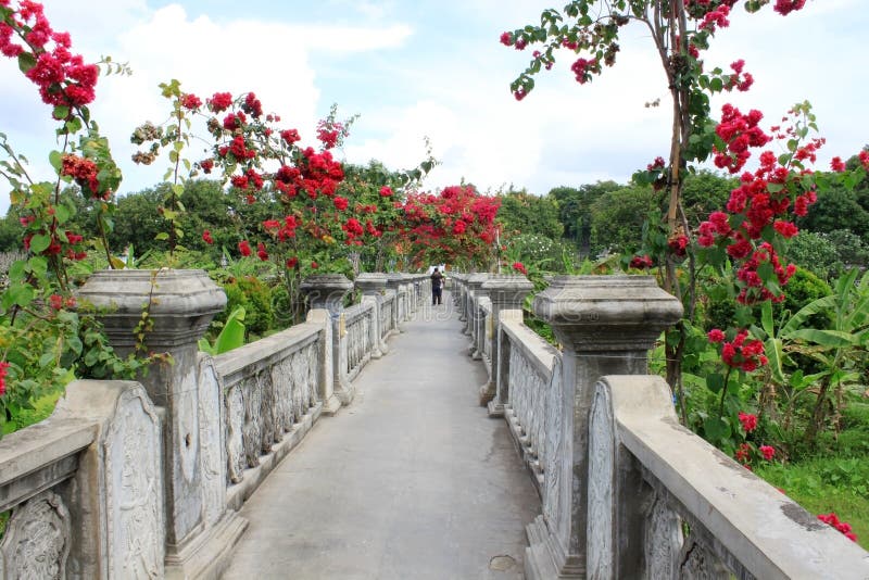 Entrada Del Puente a Taman Ujung, Bali Imagen de archivo - Imagen de ...