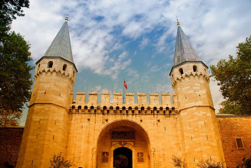Entrada De Castillo Medieval Imagen de archivo - Imagen de palacio ...