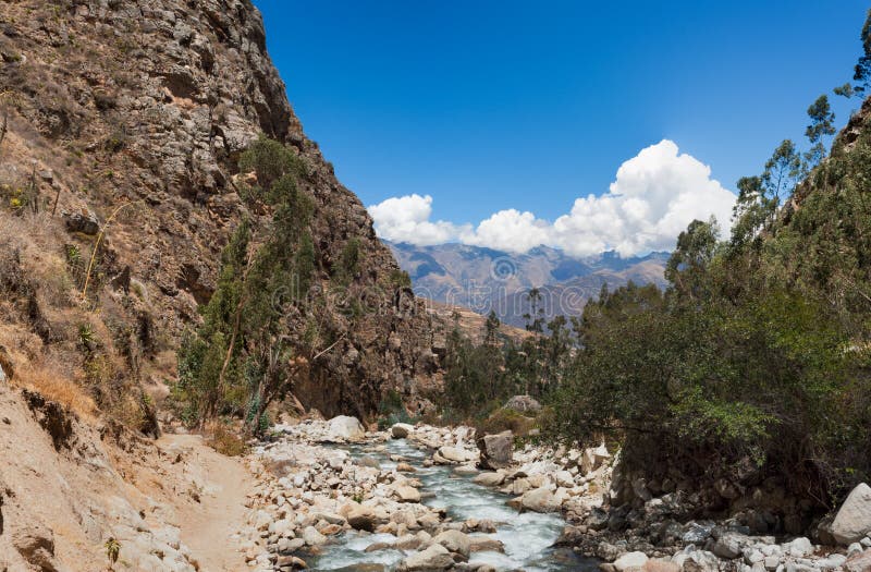 Entrada a Santa Cruz Trek, Peru, Foto de Stock - Imagem de peru, céu ...