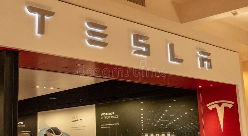 Entrada a tesla store foto de archivo editorial. Imagen de tesla ...