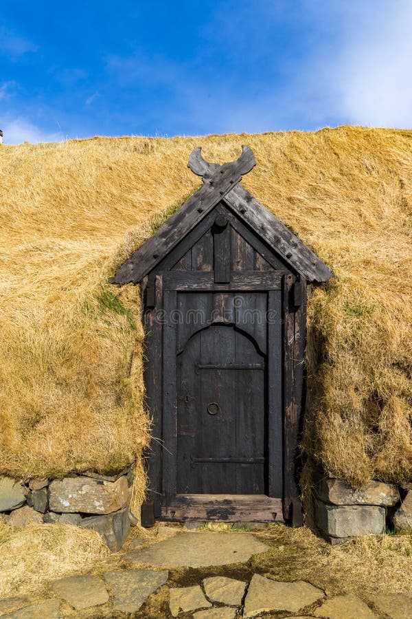 Viking Door imagen de archivo. Imagen de islandia, animales - 102206337