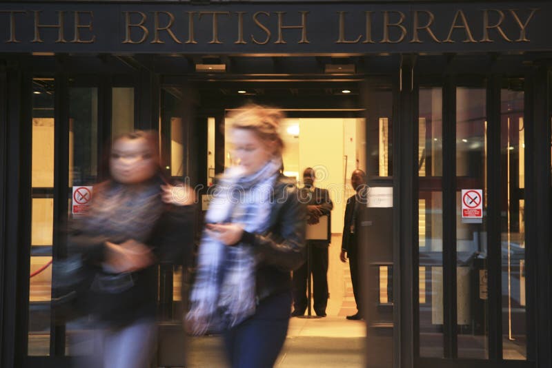Newtons Statue. British Library Stock Photo - Image of library, bronze ...