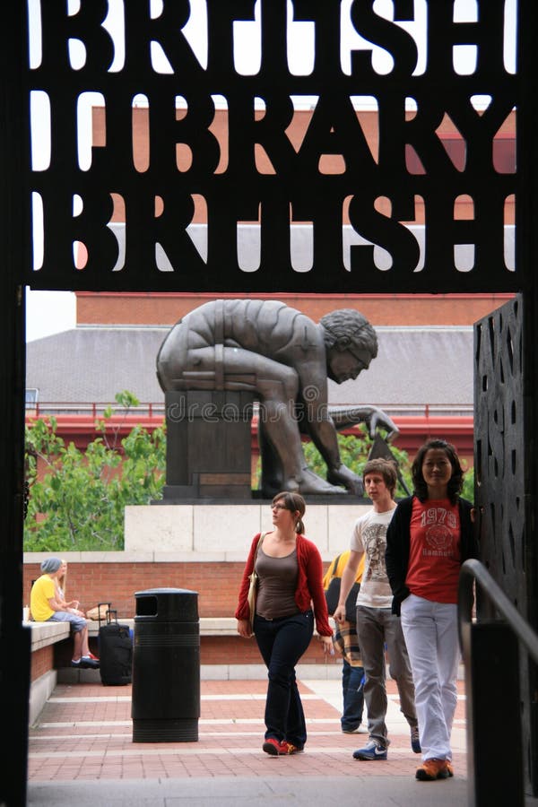 Newtons Statue. British Library Stock Photo - Image of library, bronze ...