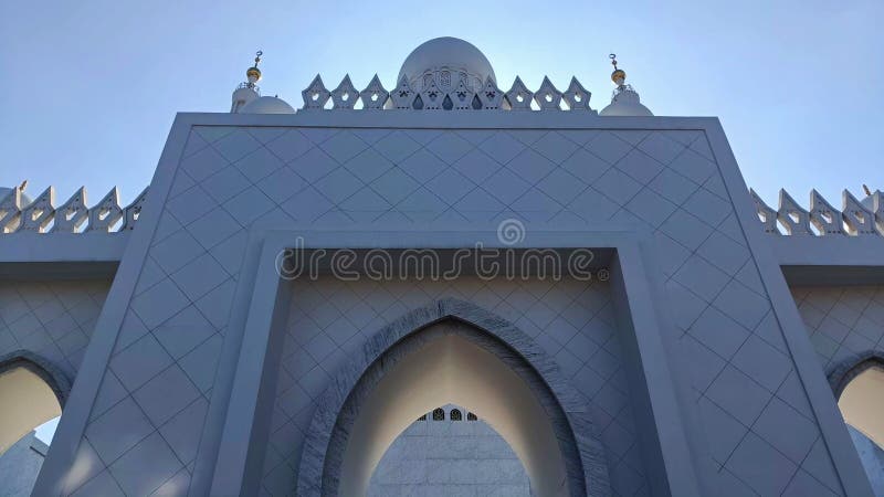 The Entrance Gate of the Sheikh Zayyed Mosque in Solo, Central Java ...