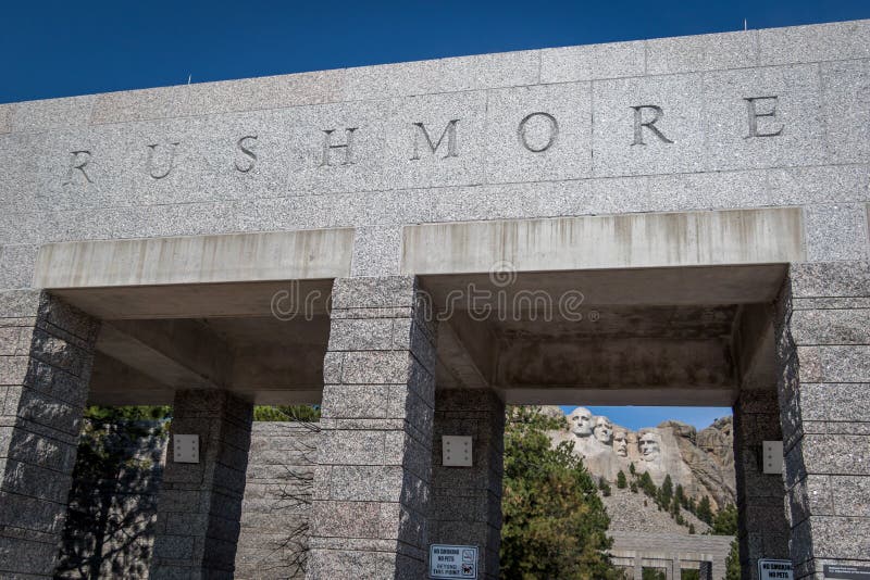 Entrance at Mount Rushmore National Monument Editorial Photo - Image of ...