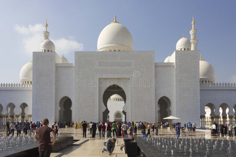 Entrance of Sheikh Al Zayed Mosque in Abu Dhabi Editorial Stock Photo ...