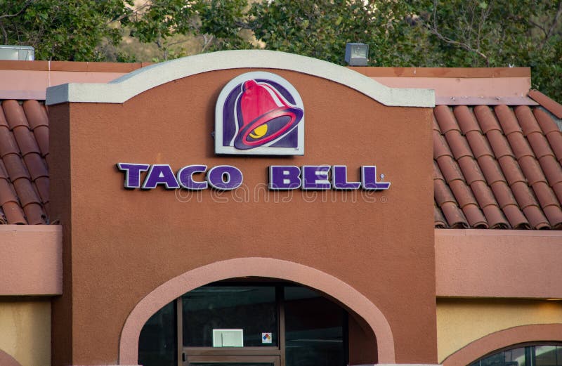 Taco Bell editorial photography. Image of restaurant - 211200607
