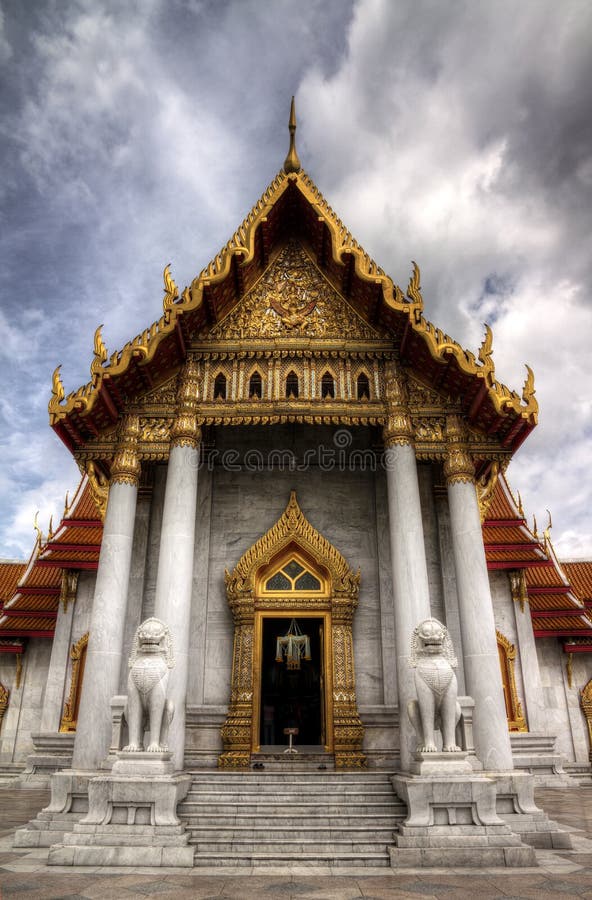 Entrance to the temple stock image. Image of bangkok - 23869831