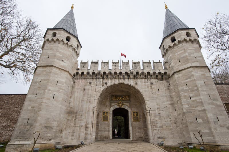 Entrance to Topkapi Palace stock image. Image of building - 22405545
